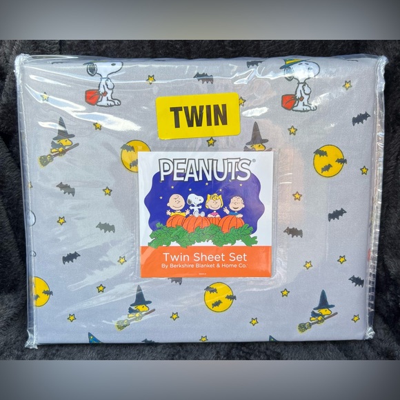 Berkshire | Bedding | Peanuts Halloween Snoopy Woodstock Witch Bats ...
